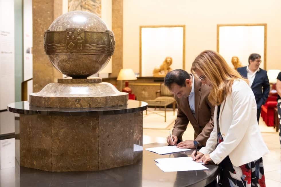 Santander Portugal Foundation and AKF Portugal partner to train 1,500 ...